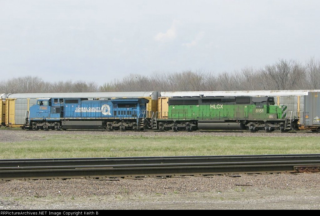 CSX 7302 and HLCX 8151